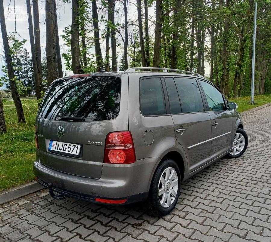 Volkswagen Touran 2008 in Kaunas, with an engine capacity of 2.00 L and mileage of 221 thousand km for 3850 €, photo 12 on AUTOMOTO.COM.LV