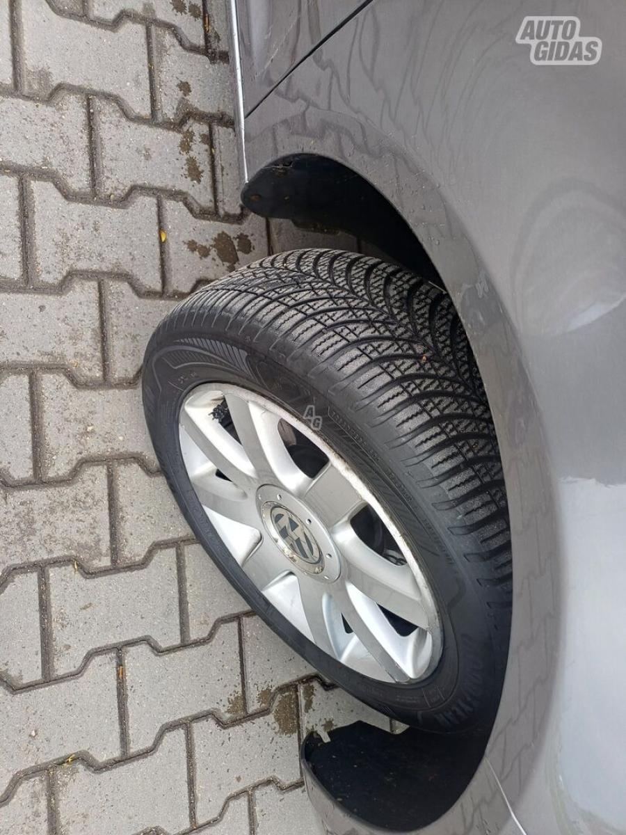 Volkswagen Touran 2008 in Kaunas, with an engine capacity of 2.00 L and mileage of 221 thousand km for 3850 €, photo 13 on AUTOMOTO.COM.LV