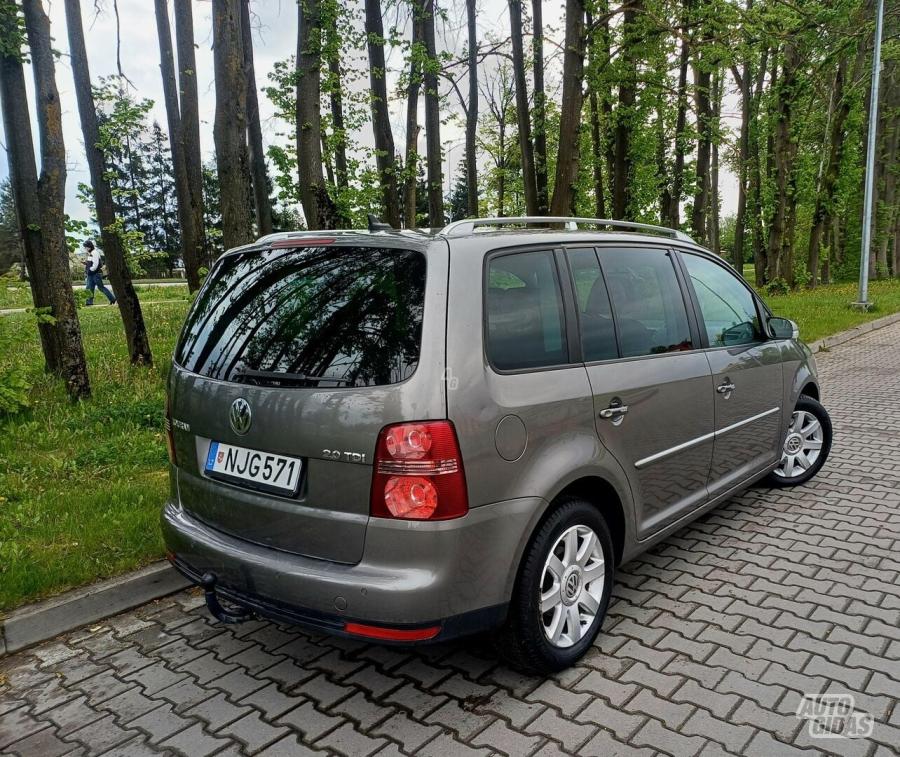 Volkswagen Touran 2008 in Kaunas, with an engine capacity of 2.00 L and mileage of 221 thousand km for 3850 €, photo 14 on AUTOMOTO.COM.LV