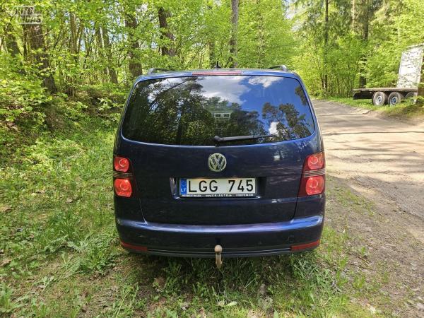 Volkswagen Touran 2008 in Prienai, with an engine capacity of 2.00 L and mileage of 268 thousand km for 1600 €, photo 5 on AUTOMOTO.COM.LV
