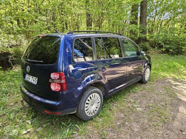 Volkswagen Touran 2008 in Prienai, with an engine capacity of 2.00 L and mileage of 268 thousand km for 1600 €, photo 6 on AUTOMOTO.COM.LV