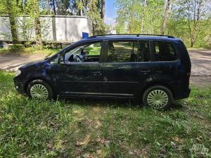 Volkswagen Touran 2008 in Prienai, with an engine capacity of 2.00 L and mileage of 268 thousand km for 1600 €, photo 10 on AUTOMOTO.COM.LV