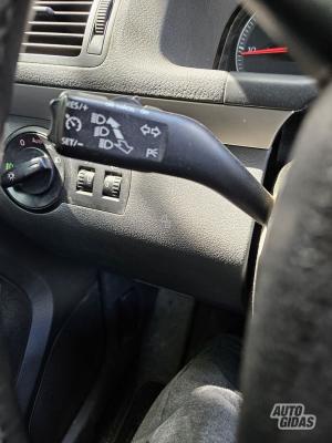 Volkswagen Touran 2008 in Prienai, with an engine capacity of 2.00 L and mileage of 268 thousand km for 1600 €, photo 14 on AUTOMOTO.COM.LV