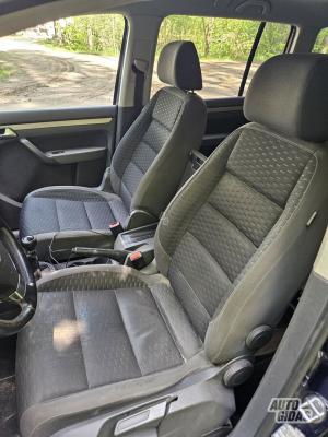 Volkswagen Touran 2008 in Prienai, with an engine capacity of 2.00 L and mileage of 268 thousand km for 1600 €, photo 20 on AUTOMOTO.COM.LV