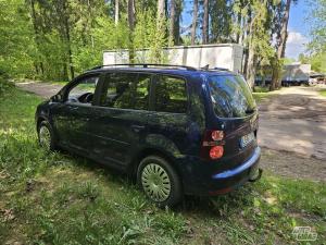 Volkswagen Touran 2008 in Prienai, with an engine capacity of 2.00 L and mileage of 268 thousand km for 1600 €, photo 6 on AUTOMOTO.COM.LV