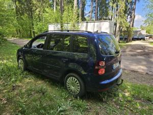 Volkswagen Touran 2008 in Prienai, with an engine capacity of 2.00 L and mileage of 268 thousand km for 1600 €, photo 7 on AUTOMOTO.COM.LV