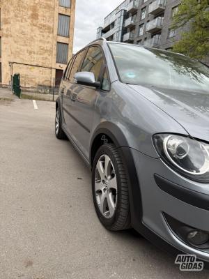 Volkswagen Touran 2008 in Kaunas, with an engine capacity of 2.00 L and mileage of 236 thousand km for 3950 €, photo 7 on AUTOMOTO.COM.LV