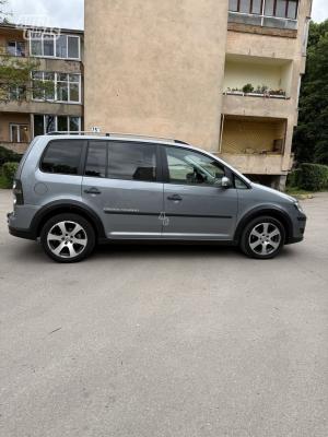 Volkswagen Touran 2008 in Kaunas, with an engine capacity of 2.00 L and mileage of 236 thousand km for 3950 €, photo 9 on AUTOMOTO.COM.LV