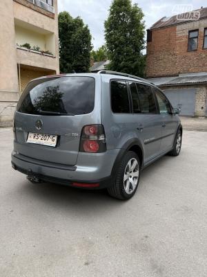 Volkswagen Touran 2008 in Kaunas, with an engine capacity of 2.00 L and mileage of 236 thousand km for 3950 €, photo 11 on AUTOMOTO.COM.LV