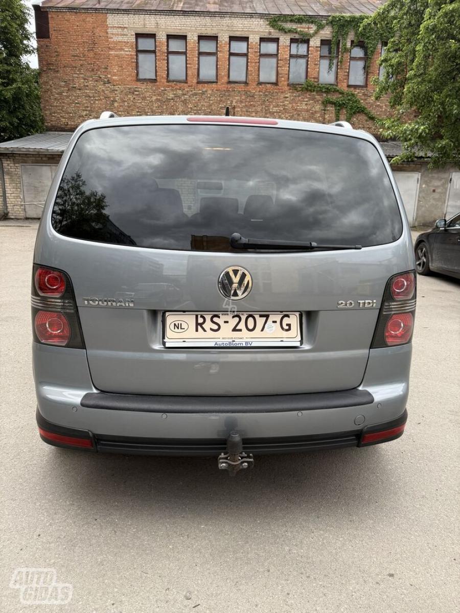Volkswagen Touran 2008 in Kaunas, with an engine capacity of 2.00 L and mileage of 236 thousand km for 3950 €, photo 13 on AUTOMOTO.COM.LV