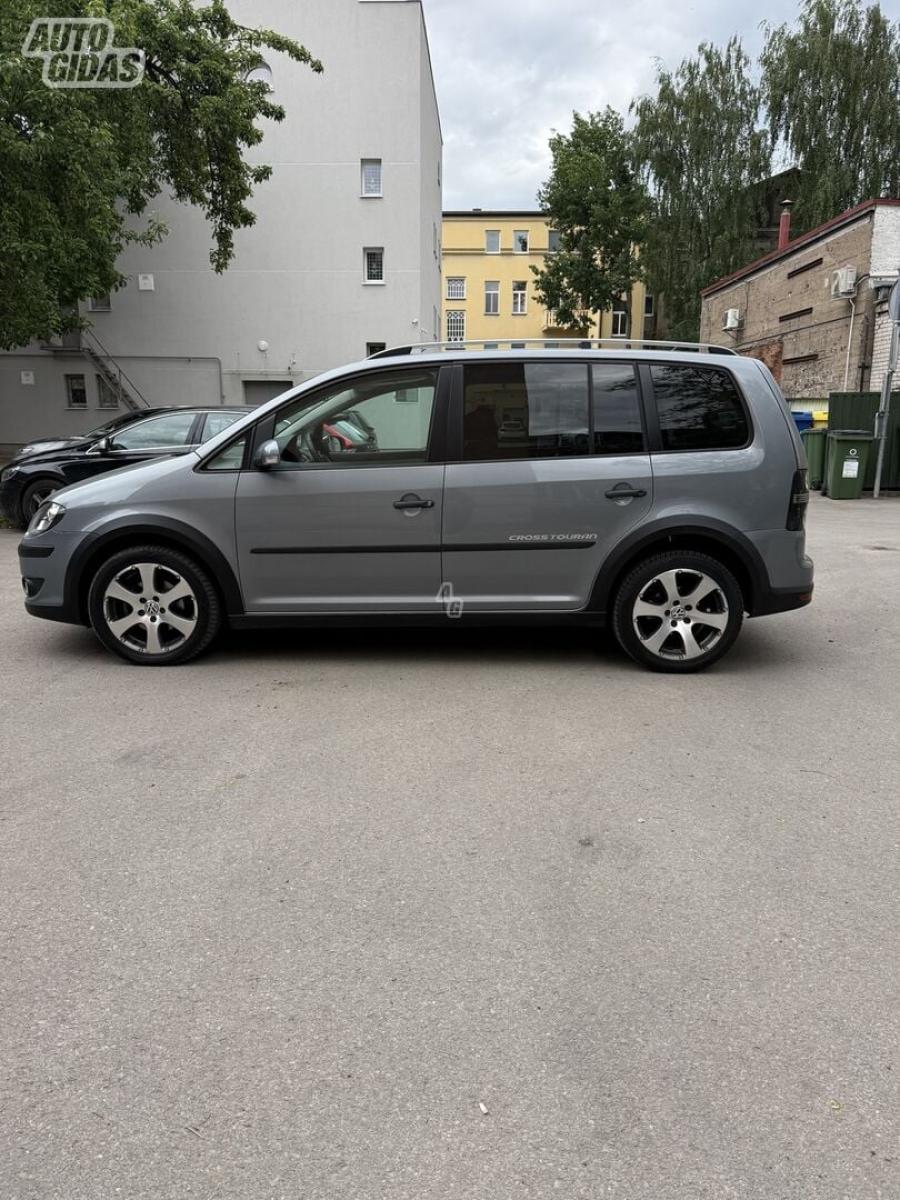 Volkswagen Touran 2008 in Kaunas, with an engine capacity of 2.00 L and mileage of 236 thousand km for 3950 €, photo 14 on AUTOMOTO.COM.LV