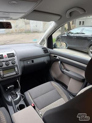 Volkswagen Touran 2008 in Kaunas, with an engine capacity of 2.00 L and mileage of 236 thousand km for 3950 €, photo 22 on AUTOMOTO.COM.LV