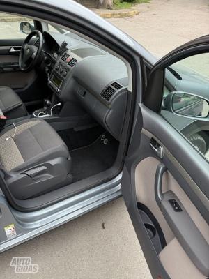 Volkswagen Touran 2008 in Kaunas, with an engine capacity of 2.00 L and mileage of 236 thousand km for 3950 €, photo 25 on AUTOMOTO.COM.LV