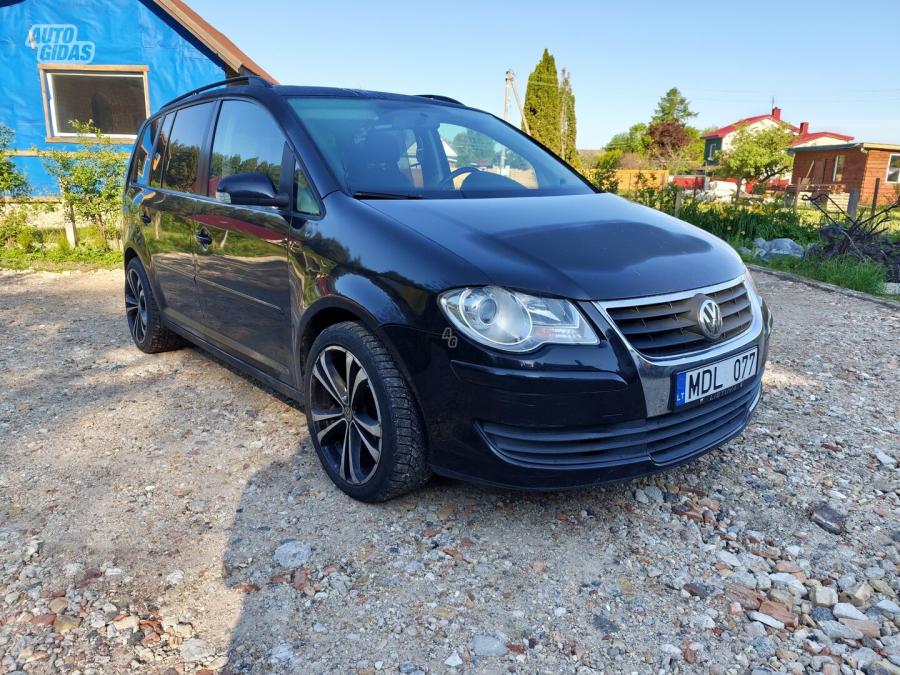 Volkswagen Touran 2008 Jonava, ar dzinēja tilpumu 1.90 L un nobraukumu 347 tūkst. km par 1400 €, foto 3 vietnē AUTOMOTO.COM.LV