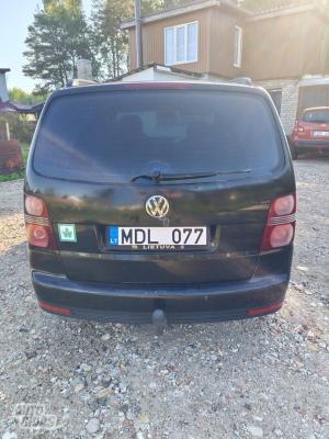 Volkswagen Touran 2008 Jonava, ar dzinēja tilpumu 1.90 L un nobraukumu 347 tūkst. km par 1400 €, foto 5 vietnē AUTOMOTO.COM.LV
