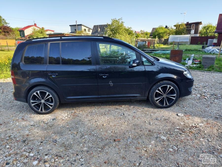 Volkswagen Touran 2008 Jonava, ar dzinēja tilpumu 1.90 L un nobraukumu 347 tūkst. km par 1400 €, foto 7 vietnē AUTOMOTO.COM.LV