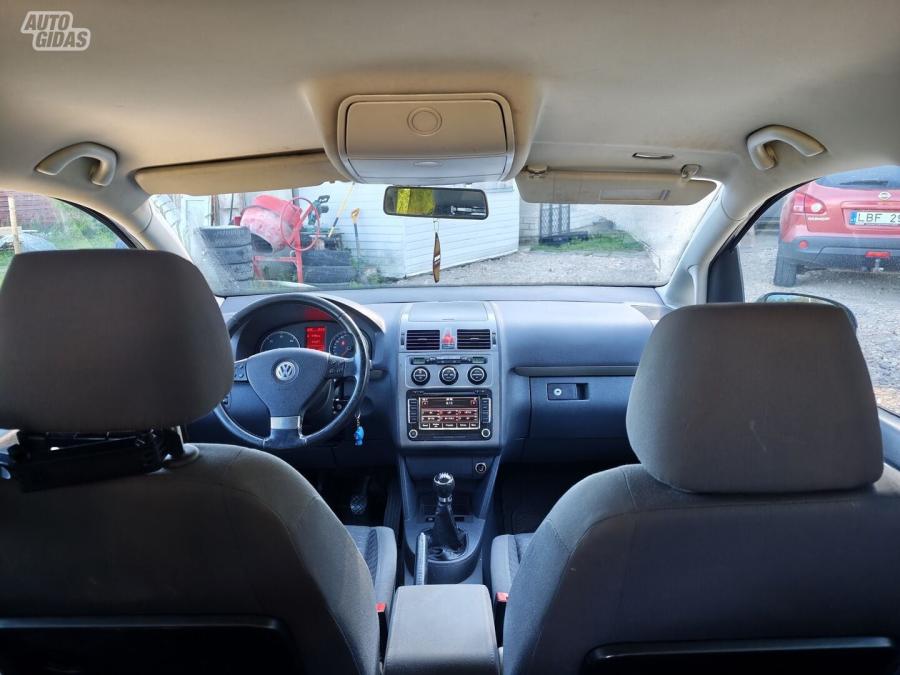 Volkswagen Touran 2008 Jonava, ar dzinēja tilpumu 1.90 L un nobraukumu 347 tūkst. km par 1400 €, foto 9 vietnē AUTOMOTO.COM.LV