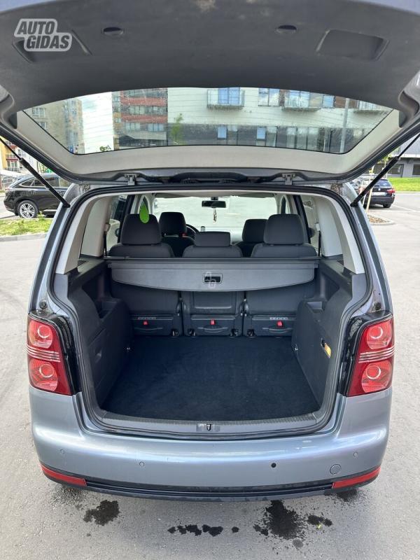 Volkswagen Touran 2008 in Vilnius, with an engine capacity of 2.00 L and mileage of 300 thousand km for 2800 €, photo 9 on AUTOMOTO.COM.LV