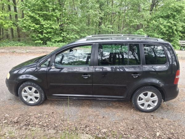 Volkswagen Touran 2008 Telšiai, ar dzinēja tilpumu 2.00 L un nobraukumu 405 tūkst. km par 1400 €, foto 4 vietnē AUTOMOTO.COM.LV