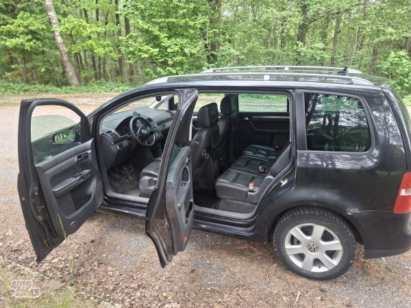 Volkswagen Touran 2008 Telšiai, ar dzinēja tilpumu 2.00 L un nobraukumu 405 tūkst. km par 1400 €, foto 6 vietnē AUTOMOTO.COM.LV