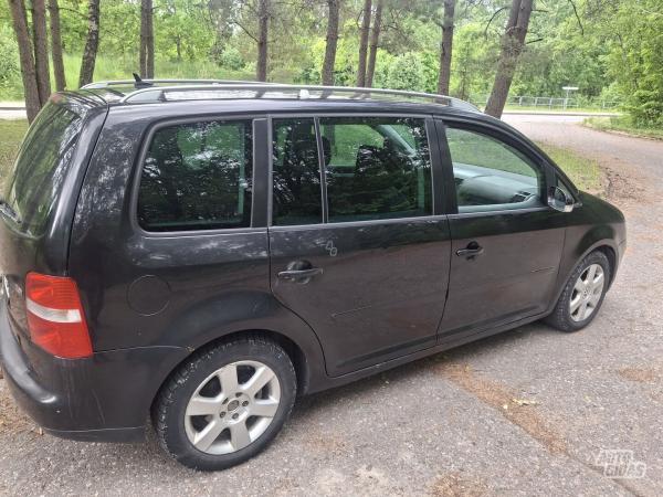 Volkswagen Touran 2008 Telšiai, ar dzinēja tilpumu 2.00 L un nobraukumu 405 tūkst. km par 1400 €, foto 7 vietnē AUTOMOTO.COM.LV
