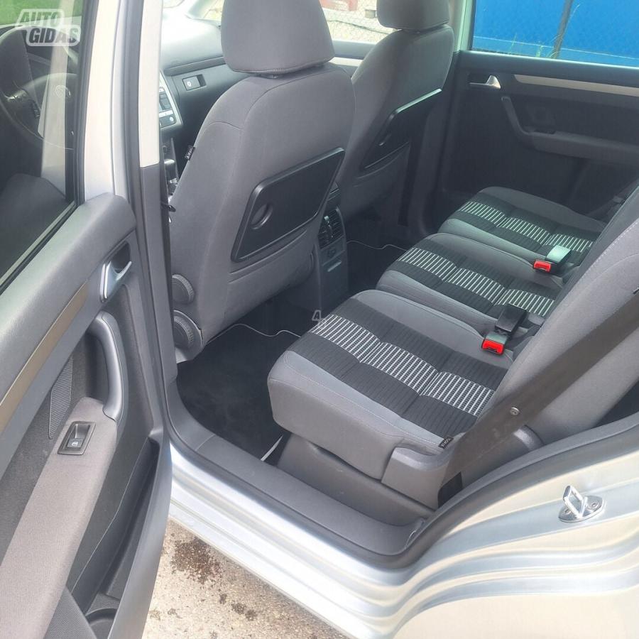 Volkswagen Touran 2008 Marijampole, ar dzinēja tilpumu 2.00 L un nobraukumu 229 tūkst. km par 3800 €, foto 8 vietnē AUTOMOTO.COM.LV