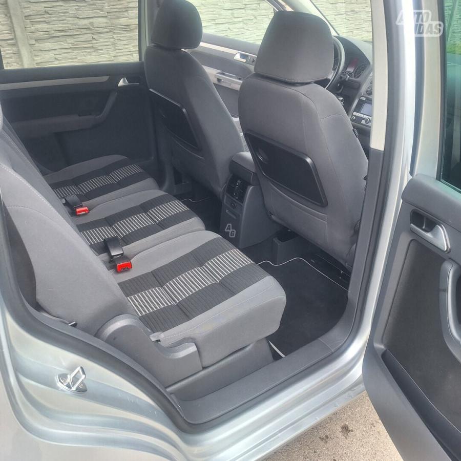 Volkswagen Touran 2008 Marijampole, ar dzinēja tilpumu 2.00 L un nobraukumu 229 tūkst. km par 3800 €, foto 13 vietnē AUTOMOTO.COM.LV