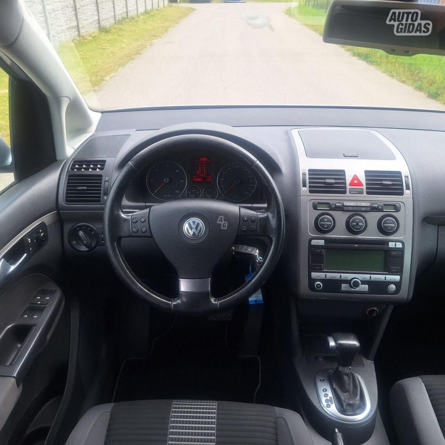 Volkswagen Touran 2008 Marijampole, ar dzinēja tilpumu 2.00 L un nobraukumu 229 tūkst. km par 3800 €, foto 15 vietnē AUTOMOTO.COM.LV