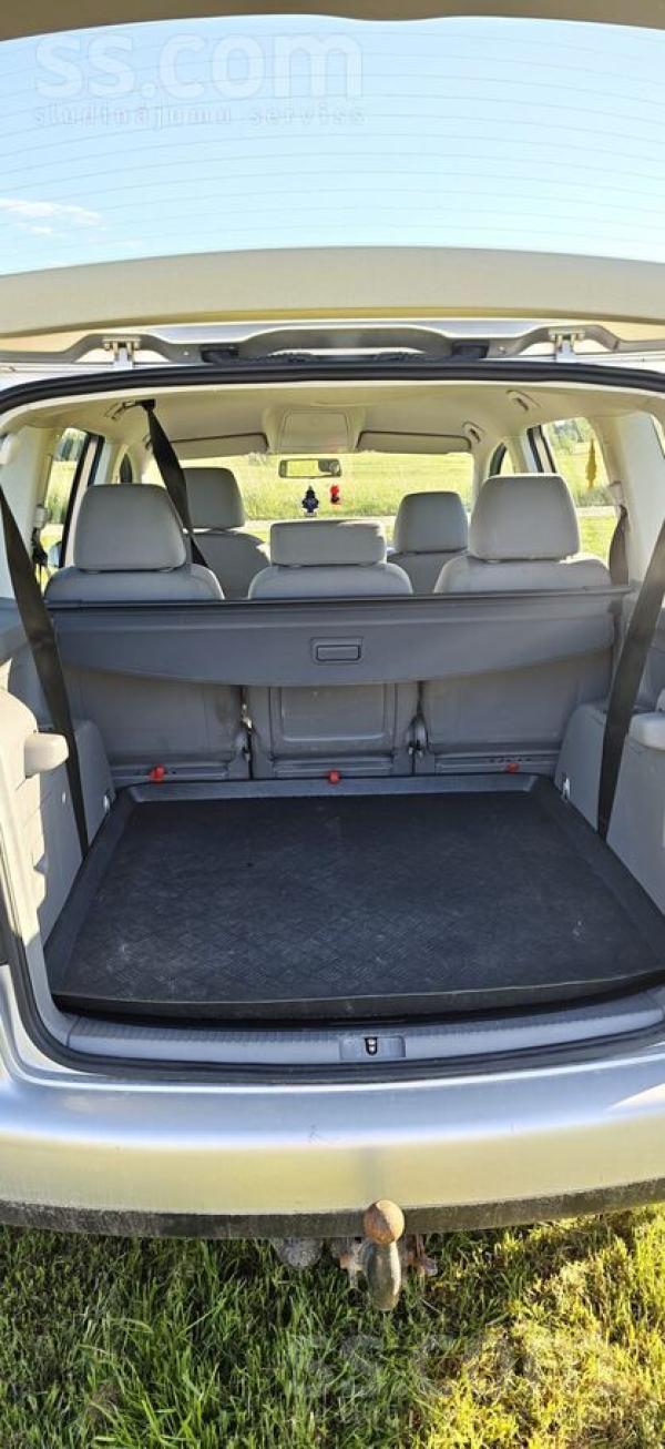 Volkswagen Touran 2008 Ogre, ar dzinēja tilpumu 1.60 L un nobraukumu 194 tūkst. km par 4100 €, foto 5 vietnē AUTOMOTO.COM.LV