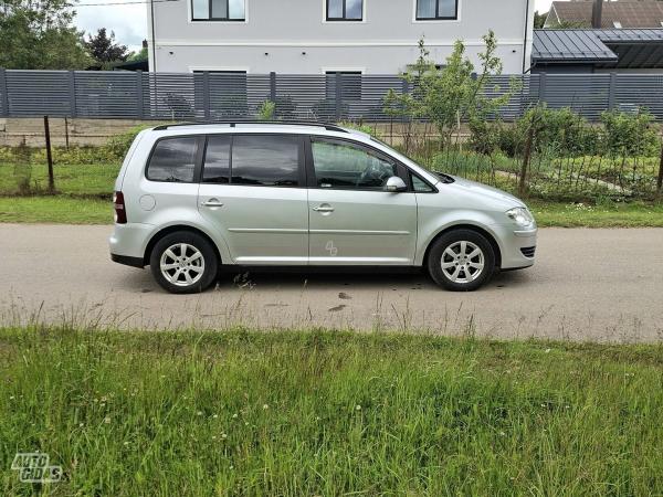Volkswagen Touran 2008 in Siauliai, with an engine capacity of 1.90 L and mileage of 290 thousand km for 2000 €, photo 6 on AUTOMOTO.COM.LV
