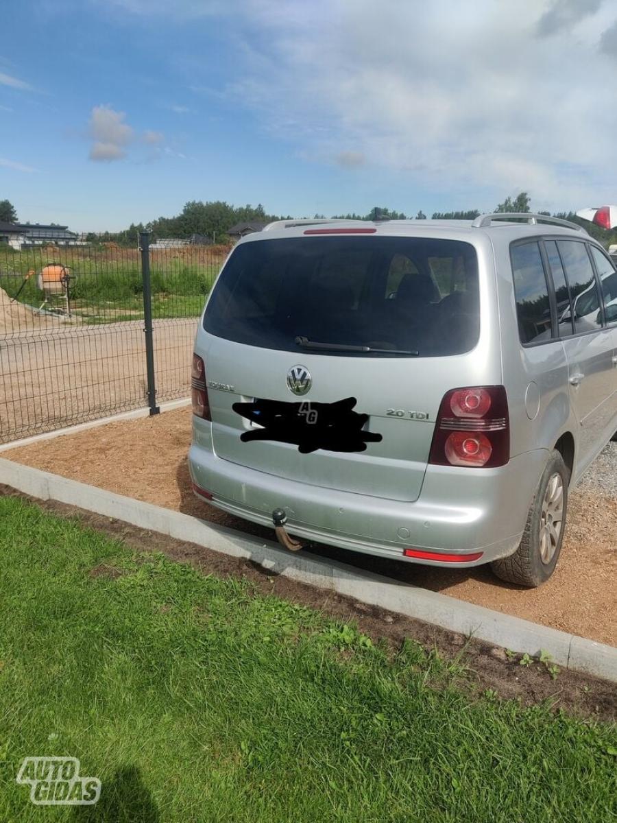 Volkswagen Touran 2008 Jonava, ar dzinēja tilpumu 2.00 L un nobraukumu 386 tūkst. km par 1550 €, foto 3 vietnē AUTOMOTO.COM.LV