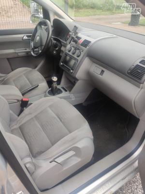 Volkswagen Touran 2008 Jonava, ar dzinēja tilpumu 2.00 L un nobraukumu 386 tūkst. km par 1550 €, foto 5 vietnē AUTOMOTO.COM.LV
