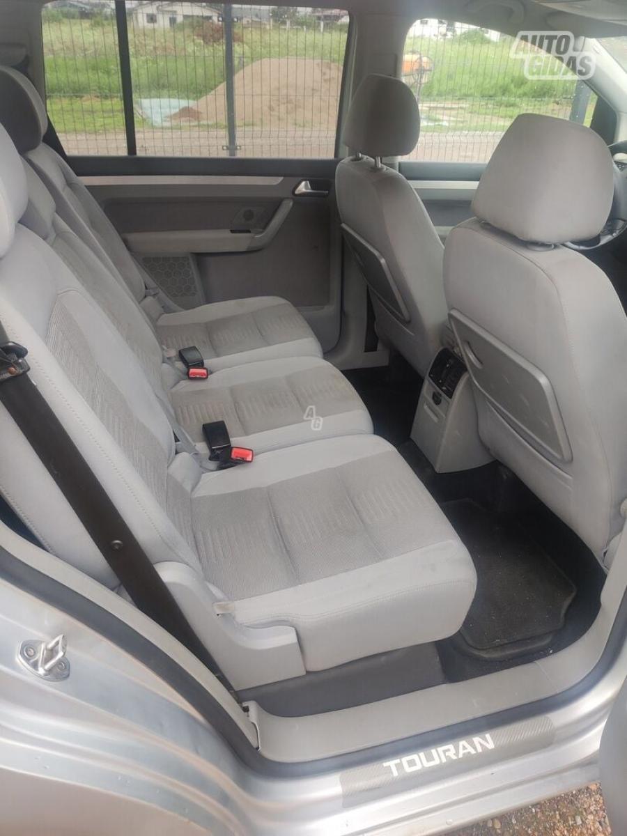 Volkswagen Touran 2008 Jonava, ar dzinēja tilpumu 2.00 L un nobraukumu 386 tūkst. km par 1550 €, foto 6 vietnē AUTOMOTO.COM.LV
