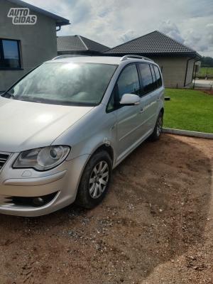 Volkswagen Touran 2008 Jonava, ar dzinēja tilpumu 2.00 L un nobraukumu 386 tūkst. km par 1550 €, foto 12 vietnē AUTOMOTO.COM.LV