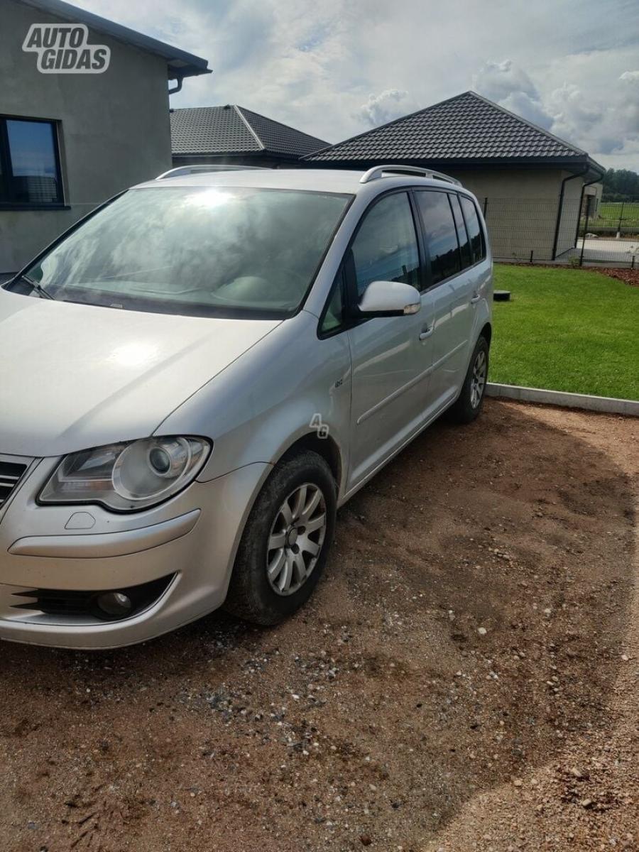 Volkswagen Touran 2008 Jonava, ar dzinēja tilpumu 2.00 L un nobraukumu 386 tūkst. km par 1550 €, foto 12 vietnē AUTOMOTO.COM.LV