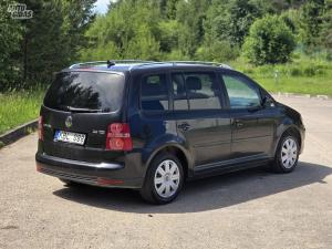 Volkswagen Touran 2008 Šauļi, ar dzinēja tilpumu 2.00 L un nobraukumu 260 tūkst. km par 1250 €, foto 4 vietnē AUTOMOTO.COM.LV