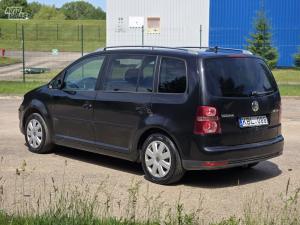 Volkswagen Touran 2008 Šauļi, ar dzinēja tilpumu 2.00 L un nobraukumu 260 tūkst. km par 1250 €, foto 5 vietnē AUTOMOTO.COM.LV