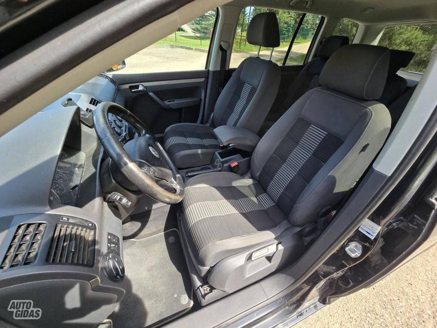 Volkswagen Touran 2008 Šauļi, ar dzinēja tilpumu 2.00 L un nobraukumu 260 tūkst. km par 1250 €, foto 7 vietnē AUTOMOTO.COM.LV
