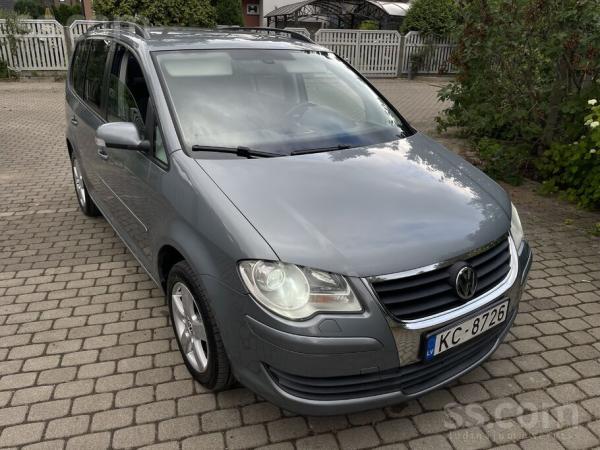Volkswagen Touran 2008 in Riga, with an engine capacity of 1.90 L and mileage of 325 thousand km for 1950 €, photo 1 on AUTOMOTO.COM.LV