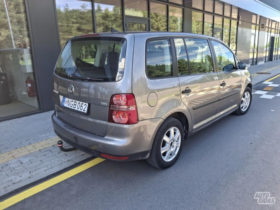 Volkswagen Touran 2008 Utena, ar dzinēja tilpumu 1.90 L un nobraukumu 256 tūkst. km par 2850 €, foto 4 vietnē AUTOMOTO.COM.LV