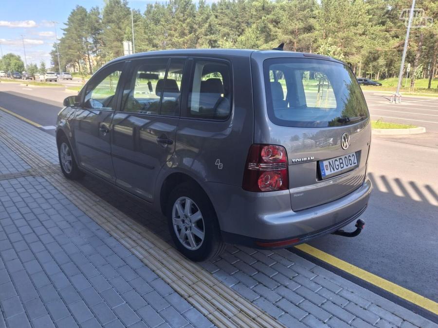 Volkswagen Touran 2008 Utena, ar dzinēja tilpumu 1.90 L un nobraukumu 256 tūkst. km par 2850 €, foto 5 vietnē AUTOMOTO.COM.LV