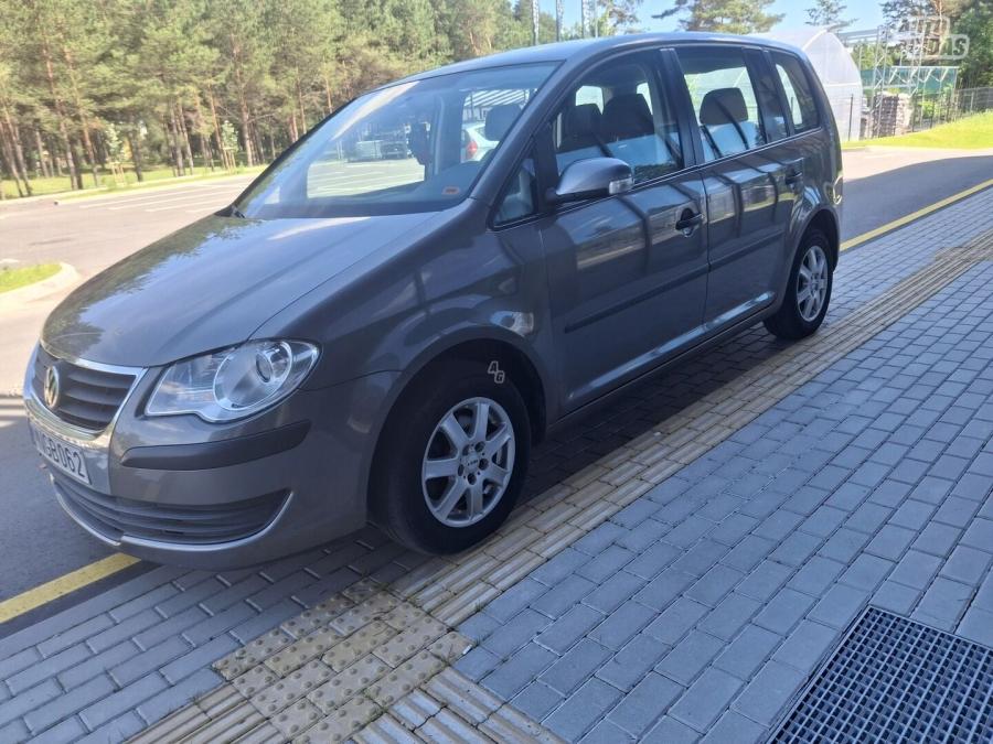 Volkswagen Touran 2008 Utena, ar dzinēja tilpumu 1.90 L un nobraukumu 256 tūkst. km par 2850 €, foto 8 vietnē AUTOMOTO.COM.LV
