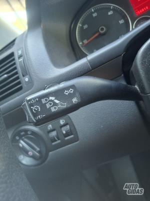 Volkswagen Touran 2008 Utena, ar dzinēja tilpumu 1.90 L un nobraukumu 256 tūkst. km par 2850 €, foto 15 vietnē AUTOMOTO.COM.LV