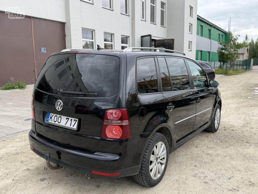 Volkswagen Touran 2008 Telšiai, ar dzinēja tilpumu 2.00 L un nobraukumu 346 tūkst. km par 1150 €, foto 7 vietnē AUTOMOTO.COM.LV