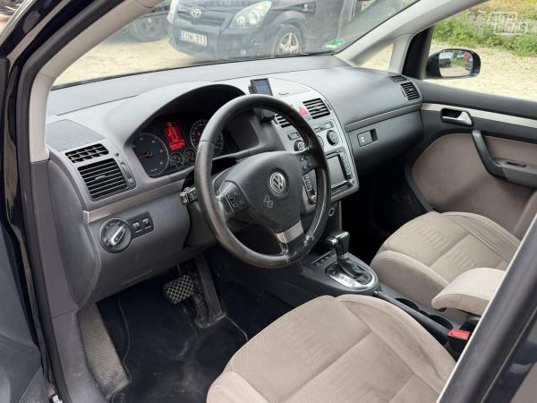 Volkswagen Touran 2008 Telšiai, ar dzinēja tilpumu 2.00 L un nobraukumu 346 tūkst. km par 1150 €, foto 9 vietnē AUTOMOTO.COM.LV