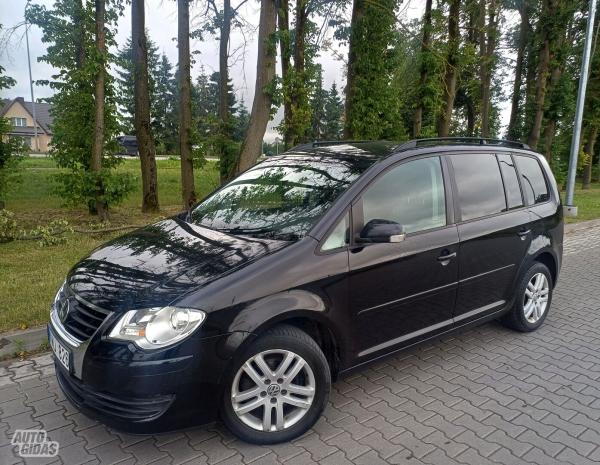 Volkswagen Touran 2008 in Kaunas, with an engine capacity of 2.00 L and mileage of 279 thousand km for 3350 €, photo 1 on AUTOMOTO.COM.LV