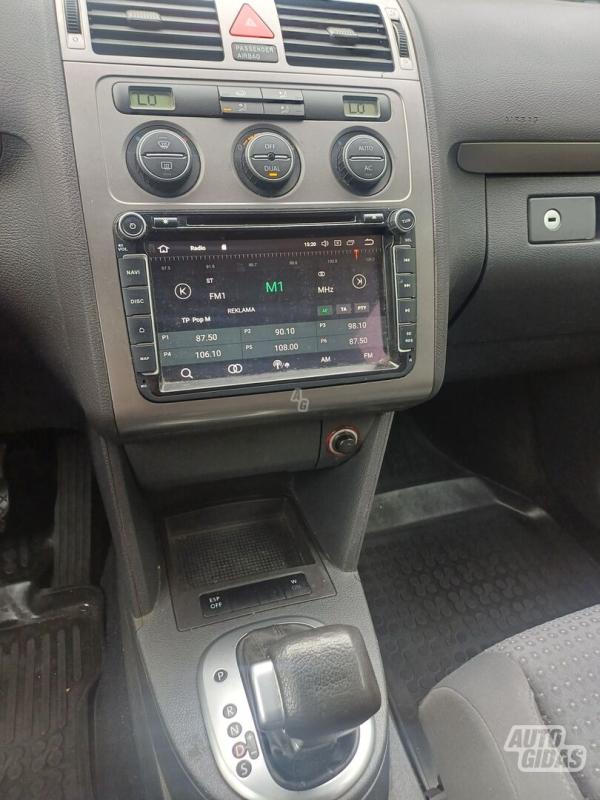 Volkswagen Touran 2008 in Kaunas, with an engine capacity of 2.00 L and mileage of 279 thousand km for 3350 €, photo 3 on AUTOMOTO.COM.LV