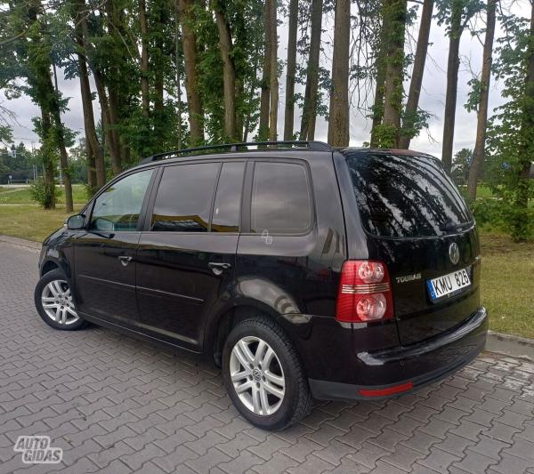 Volkswagen Touran 2008 in Kaunas, with an engine capacity of 2.00 L and mileage of 279 thousand km for 3350 €, photo 4 on AUTOMOTO.COM.LV