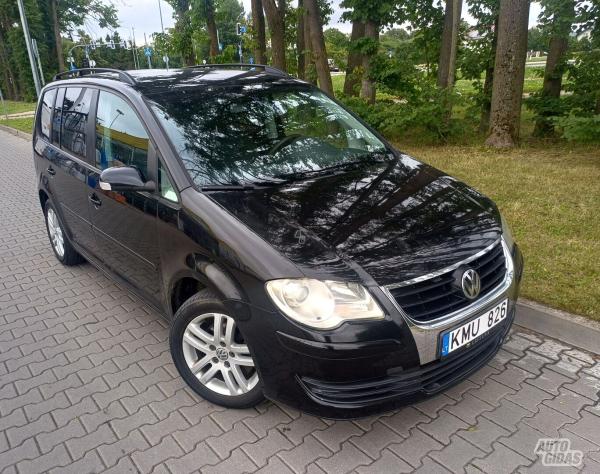 Volkswagen Touran 2008 in Kaunas, with an engine capacity of 2.00 L and mileage of 279 thousand km for 3350 €, photo 8 on AUTOMOTO.COM.LV