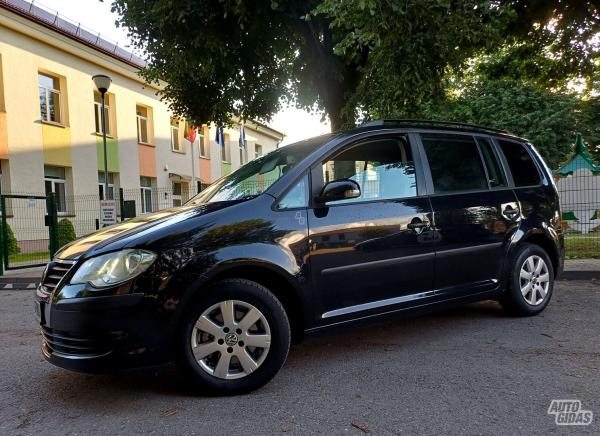 Volkswagen Touran 2008 Kauņa, ar dzinēja tilpumu 1.90 L un nobraukumu 291 tūkst. km par 3090 €, foto 2 vietnē AUTOMOTO.COM.LV
